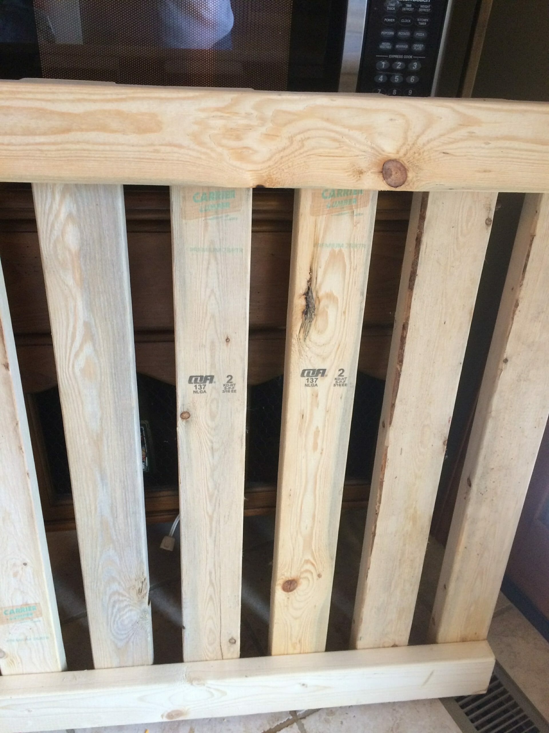 How to Build a DIY Baby Gate: Rustic Farmhouse Style - Mama on the ...