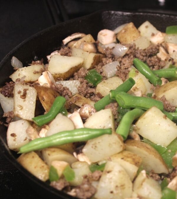 Skillet Last Minute Dinner Hash Recipe - Mama on the Homestead