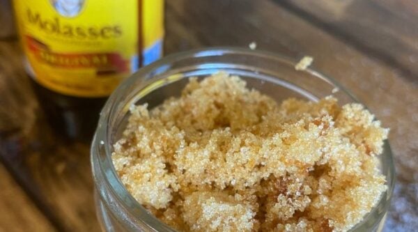 All Natural Homemade Bag Balm with Essential Oils - Mama on the Homestead