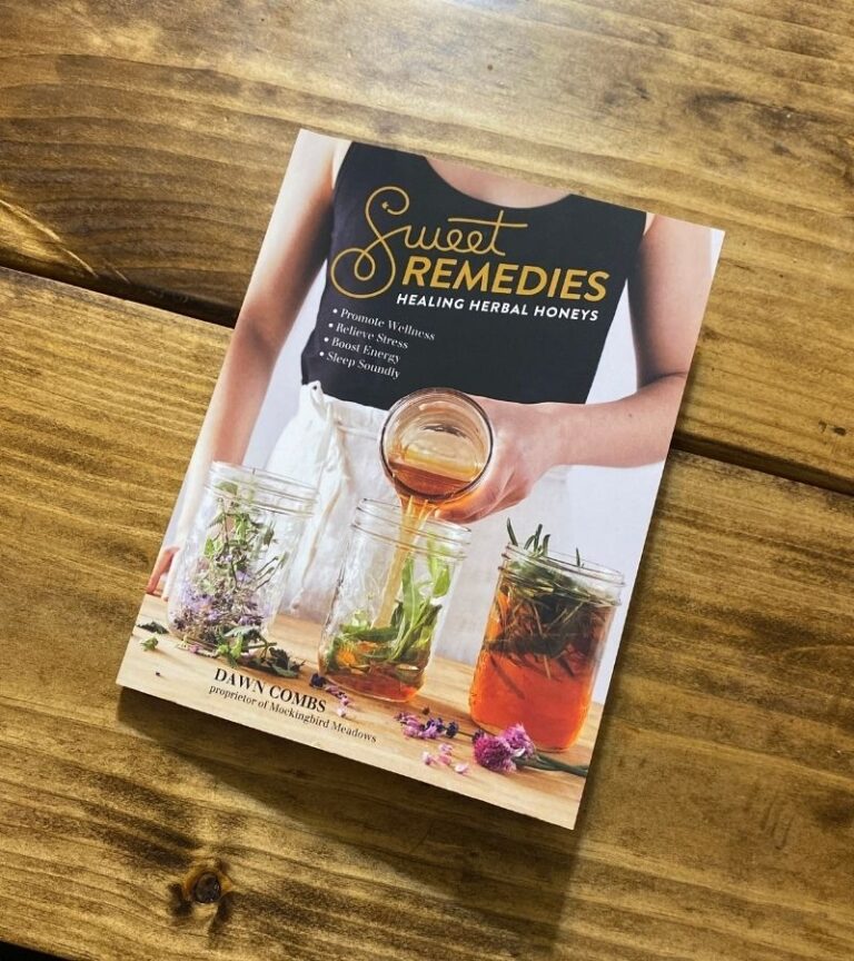 17 of the Best Beekeeping Books for Beginners - Mama on the Homestead