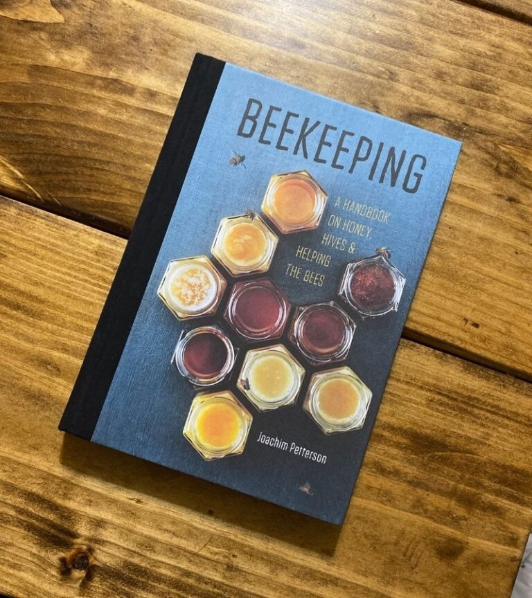 17 of the Best Beekeeping Books for Beginners - Mama on the Homestead